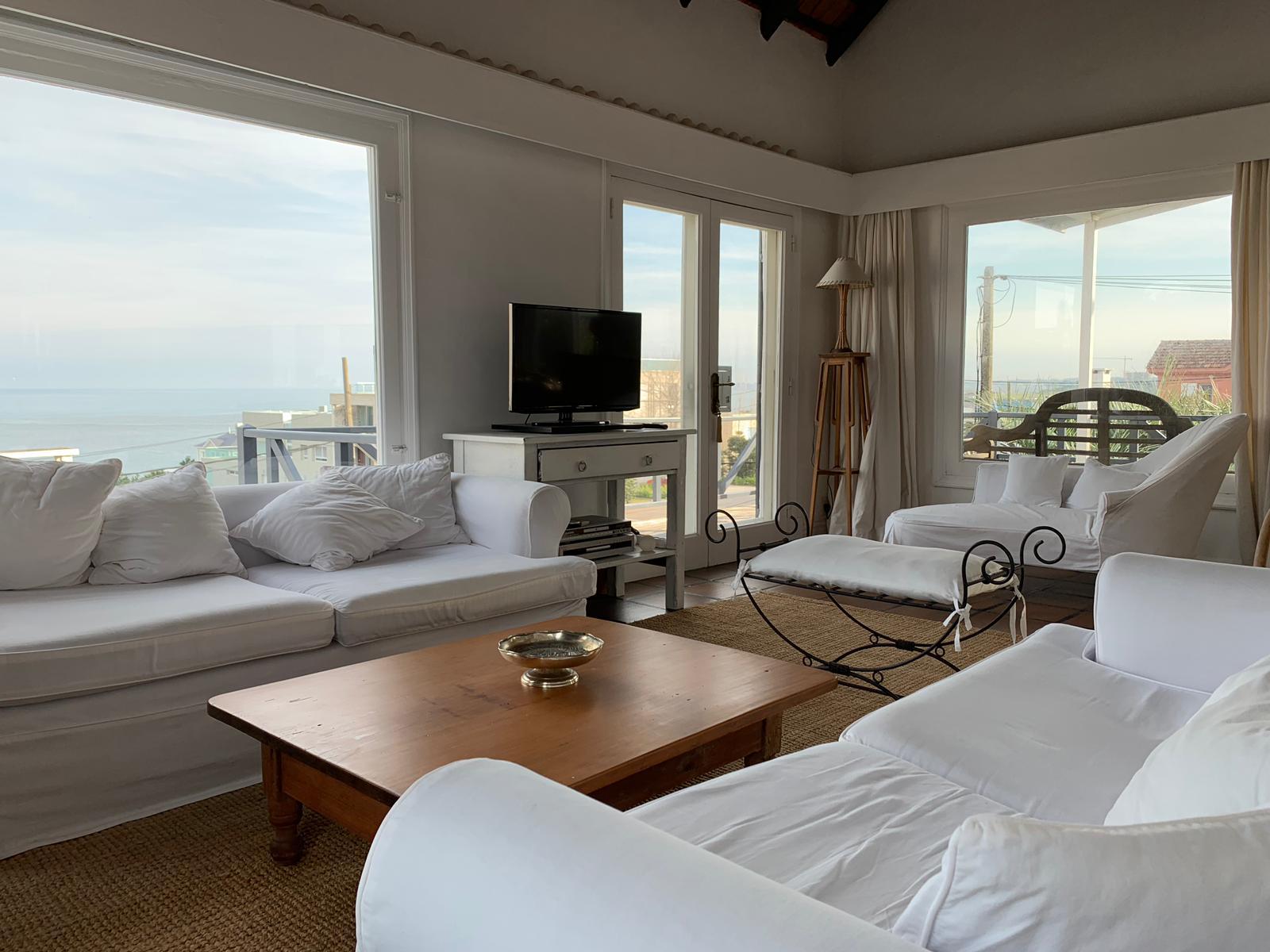 Casa en Alquiler Temporal en La Barra TM5882. Ref #BCAE70