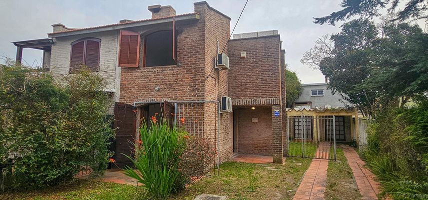 venta Casa en Lagomar tres dormitorios. Ref #DE4141